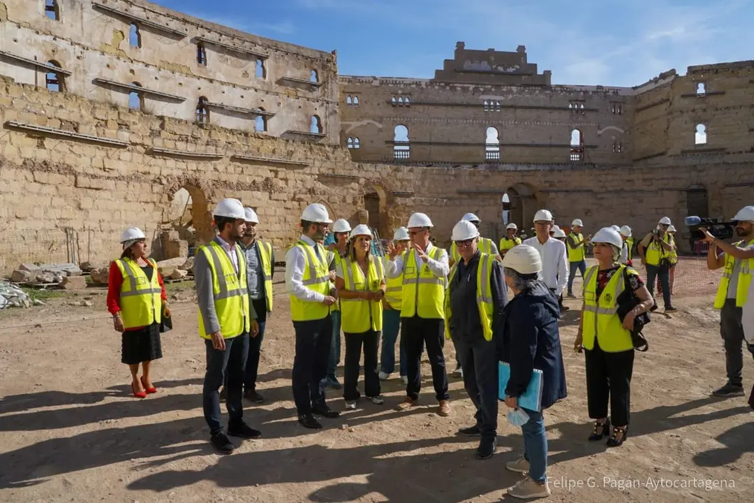 Las excavaciones en el Anfiteatro Romano de Cartagena revelan ...